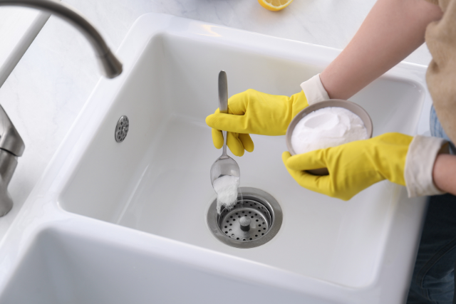 Best Drain Cleaners for Old Pipes: What’s Safe and What to Avoid